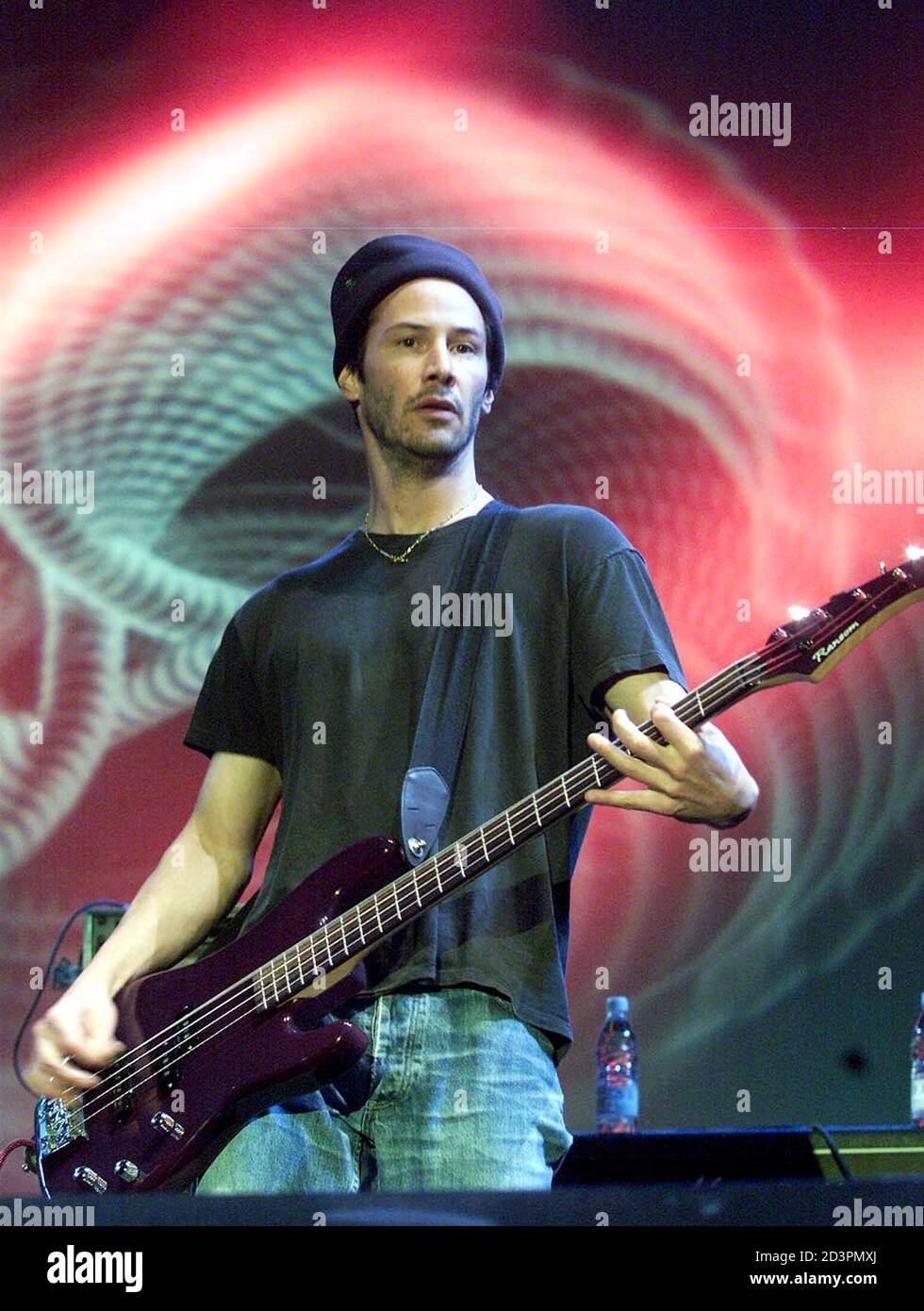 Entertainment showbiz reeves hi-res stock photography and images - Alamy