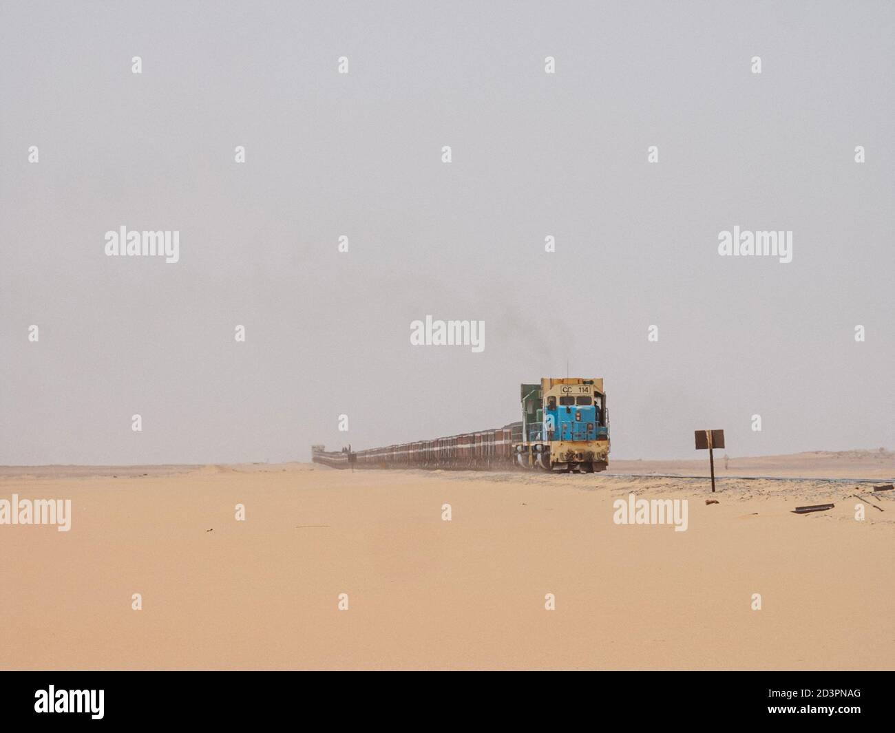 Mauritania Railway from Atar to Zouerat Stock Photo - Alamy