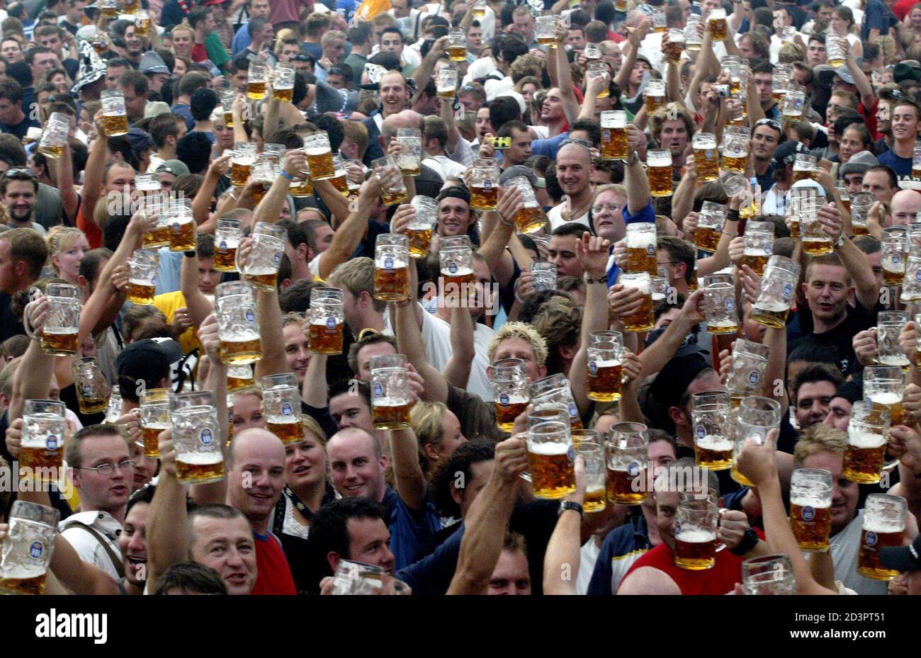 One liter mugs hi-res stock photography and images - Alamy