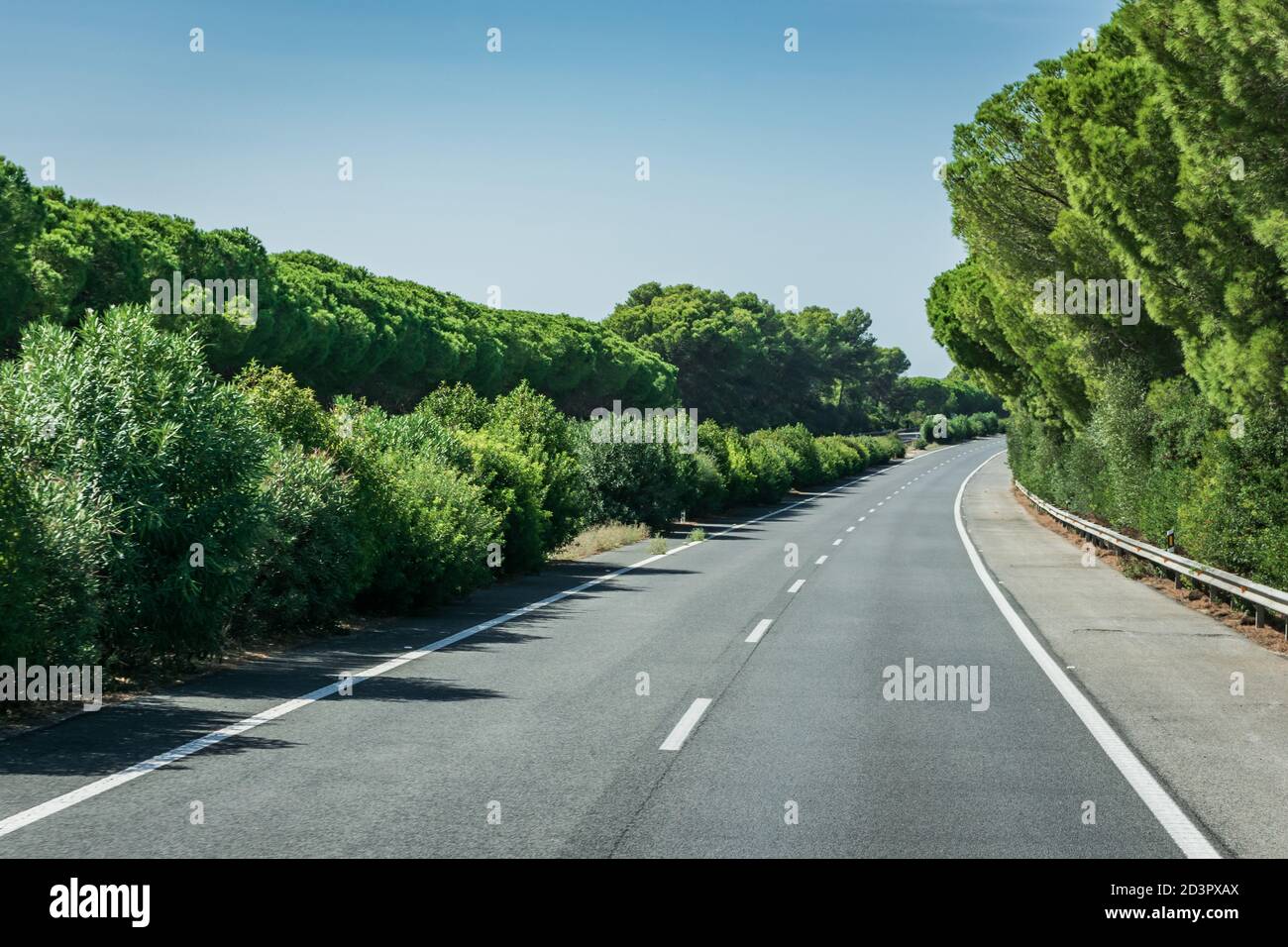Empty landscape road hi-res stock photography and images - Alamy
