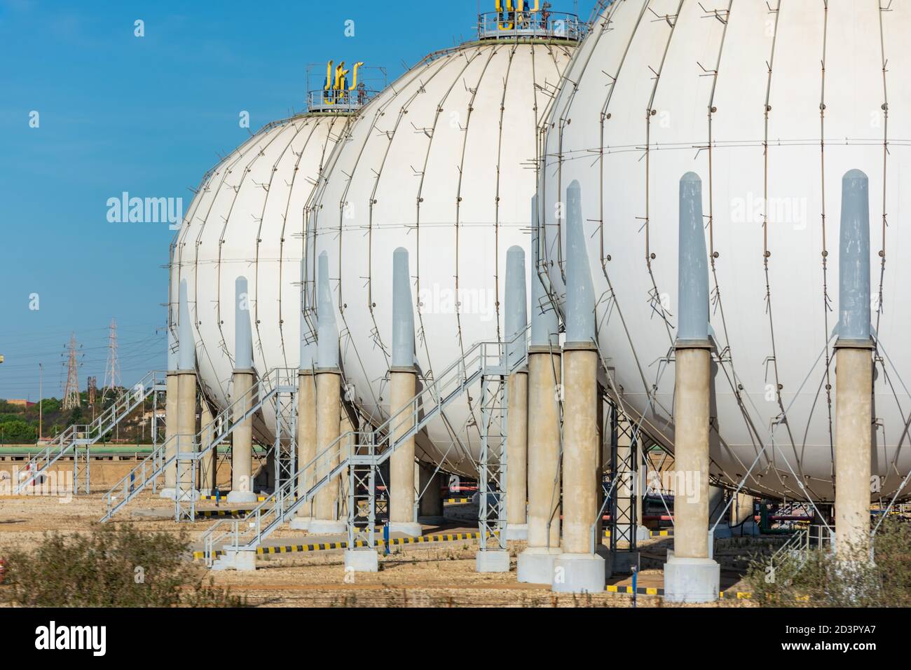 Chemical storage tanks hi-res stock photography and images - Alamy