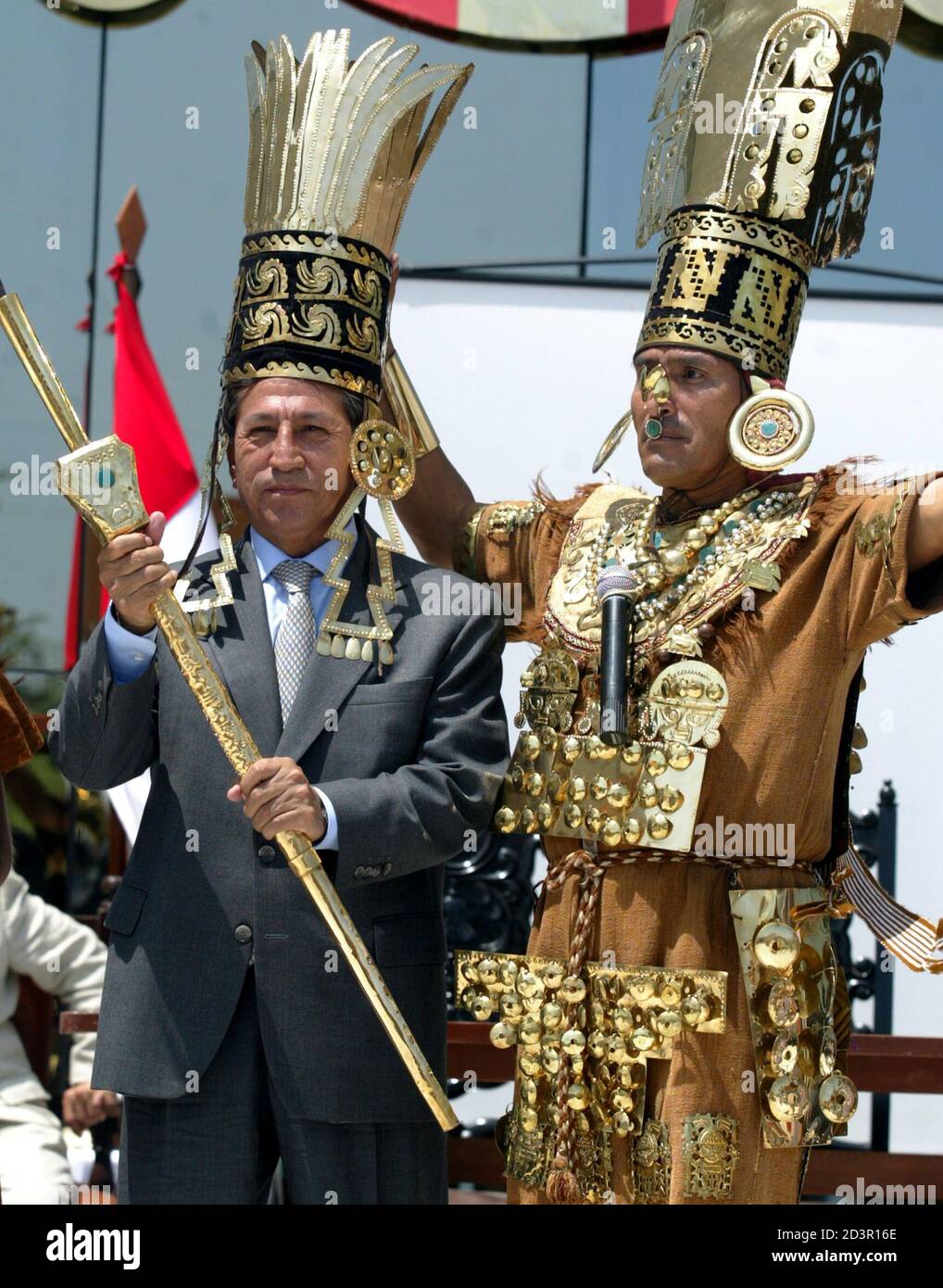 Gold inca mask hi-res stock photography and images - Alamy