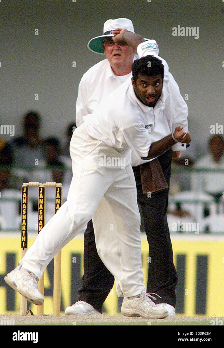 David shepherd cricket umpire hi-res stock photography and images - Alamy
