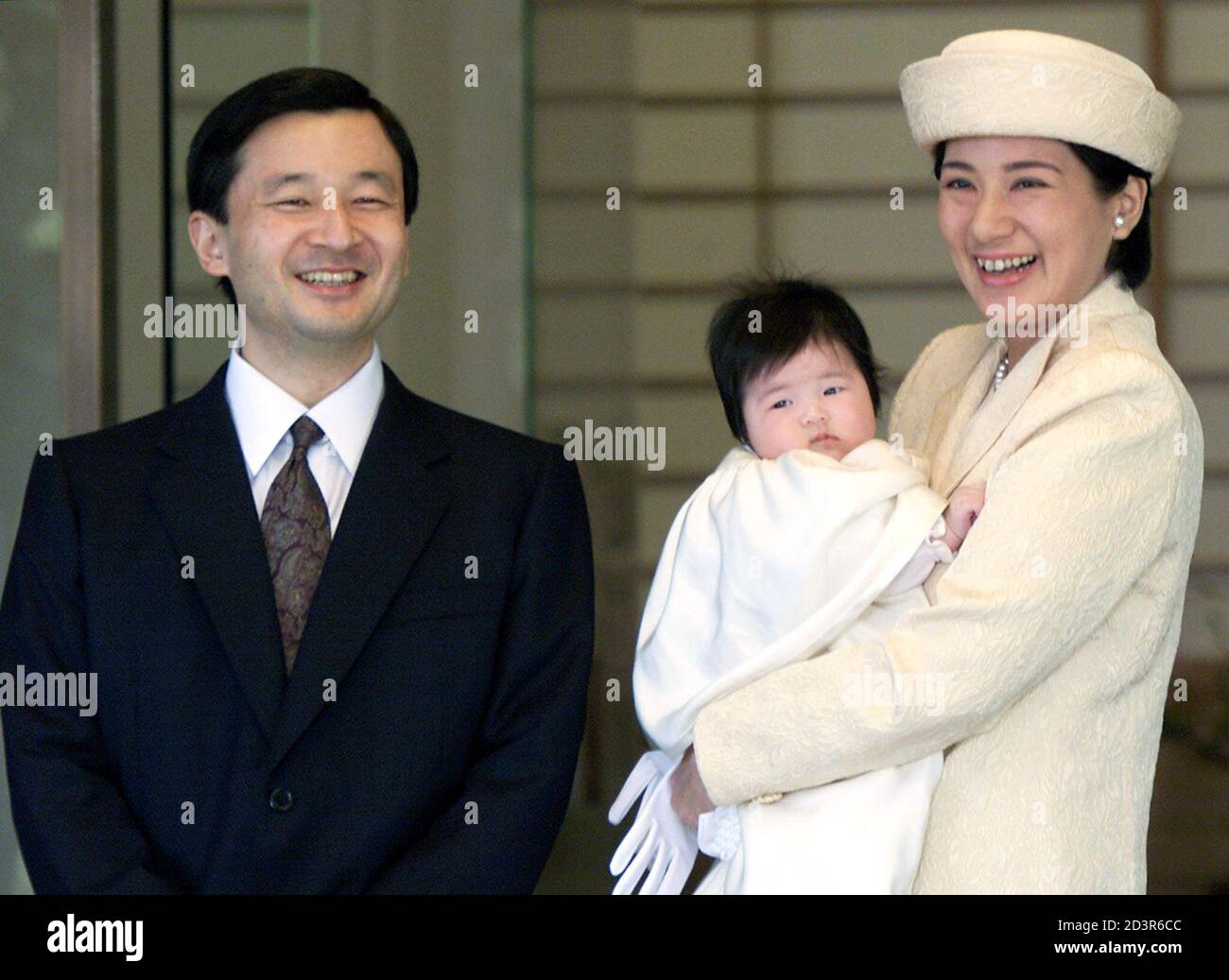 Japanese imperial crown style hi-res stock photography and images - Alamy