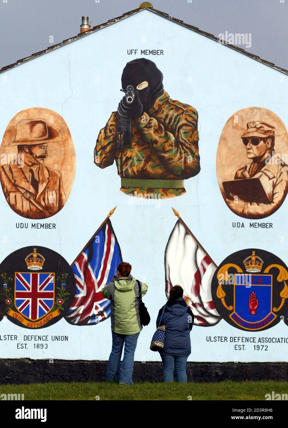 Ulster paramilitaries hi-res stock photography and images - Alamy