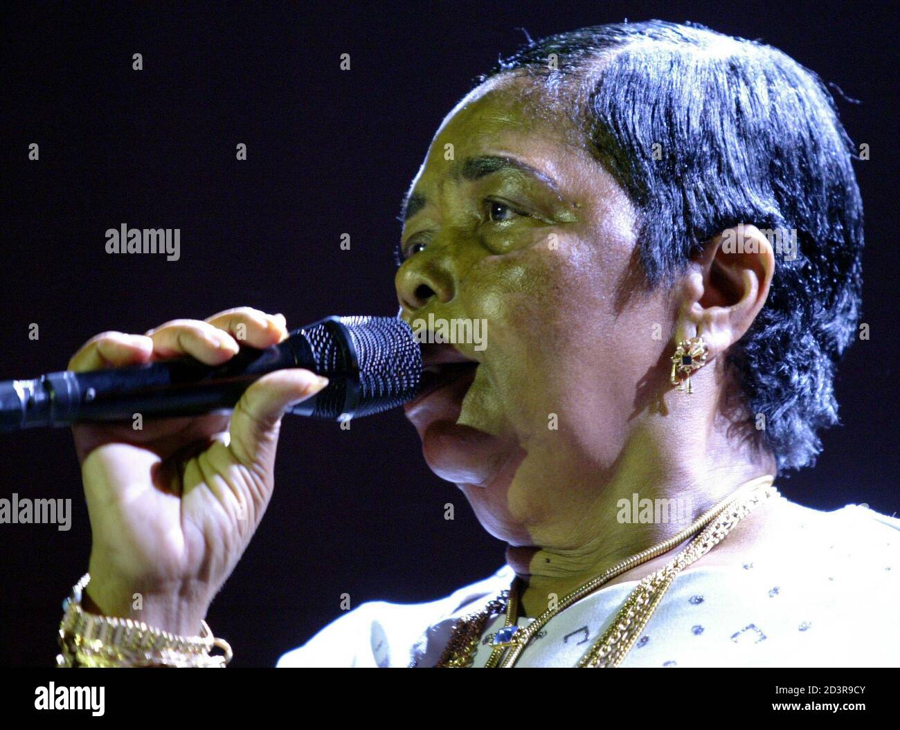 Portuguese women singer hi-res stock photography and images - Alamy