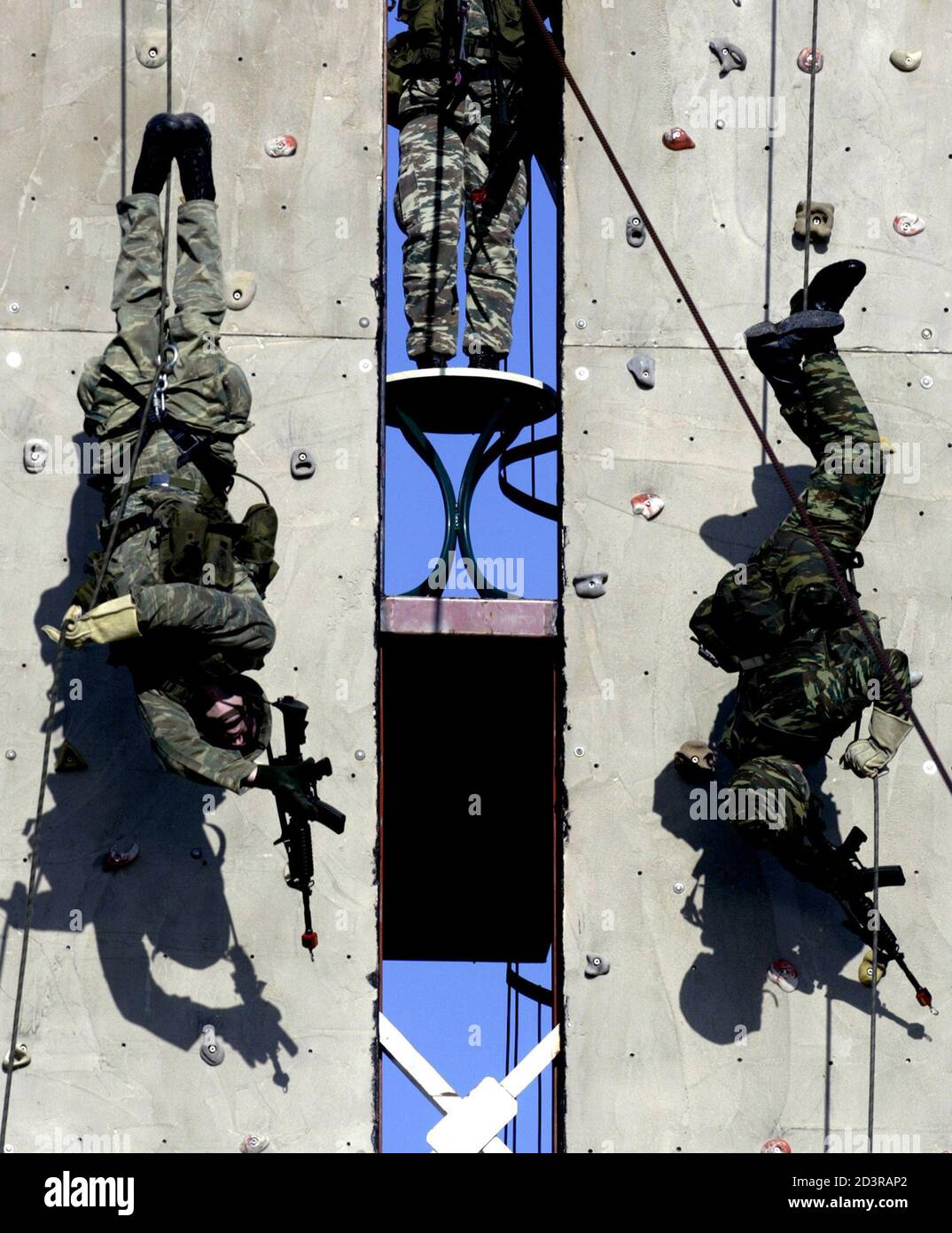 Fast rope exercises hi-res stock photography and images - Alamy