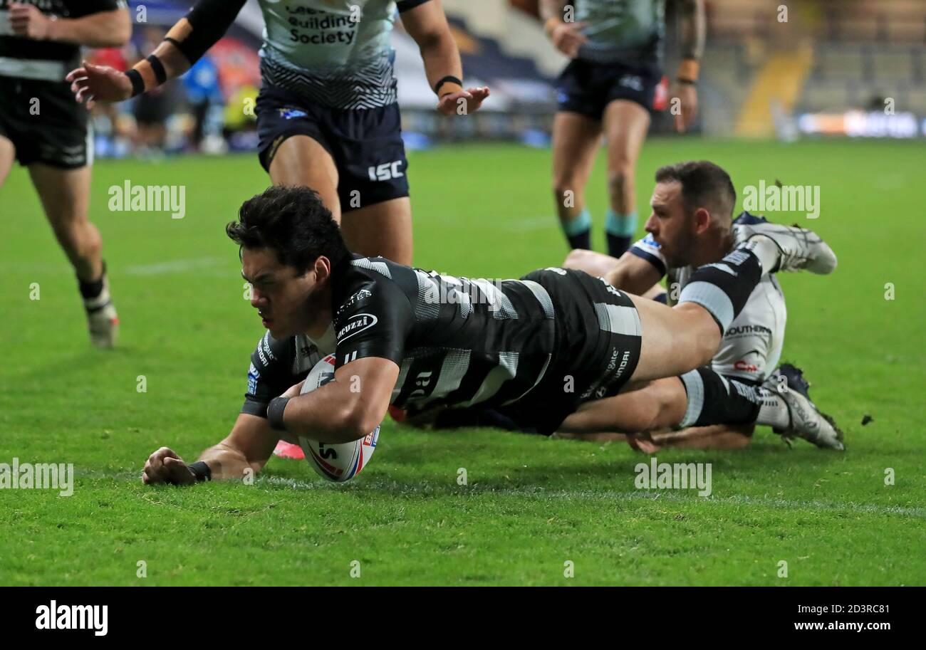 Hull FC's Andre Savelio scores his side's second try during the Betfred ...