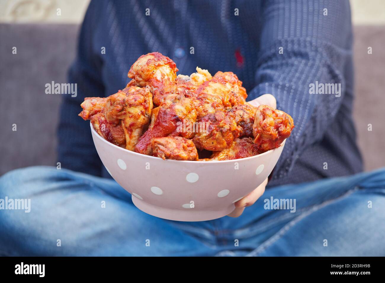 Bbq chicken wings house party hi-res stock photography and images - Alamy