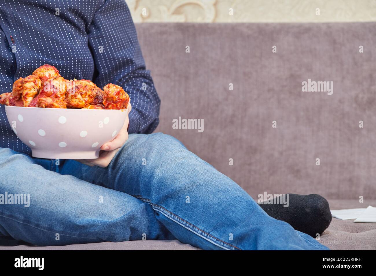 Bbq chicken wings house party hi-res stock photography and images - Alamy