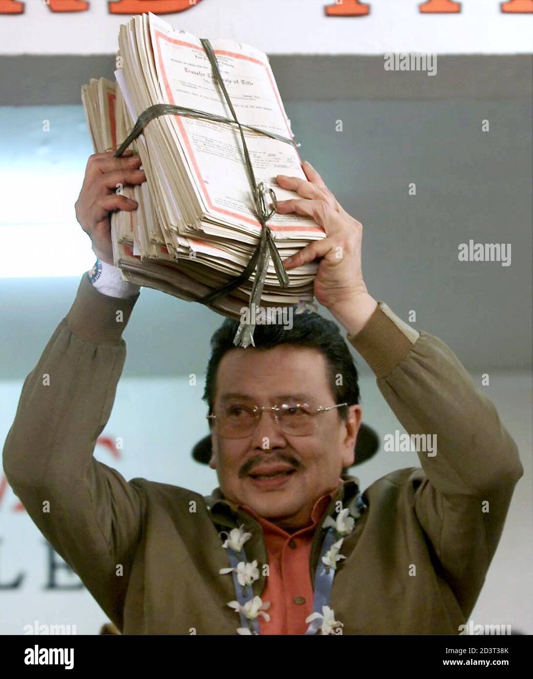 Chavit singson hi-res stock photography and images - Alamy