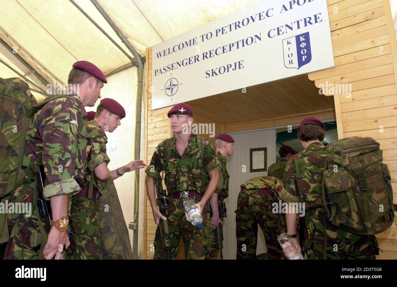 British parachute regiment hi-res stock photography and images - Alamy