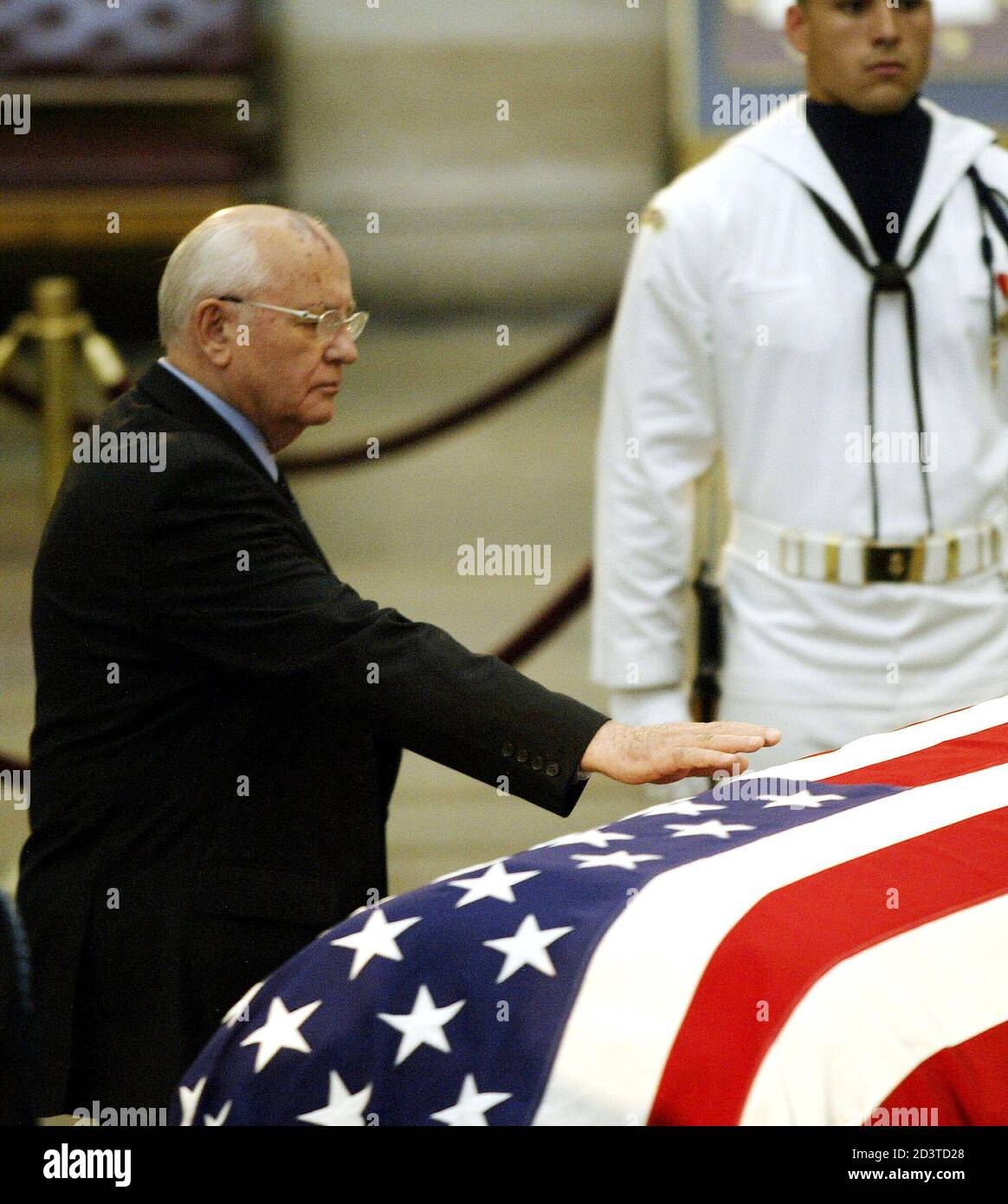 Ronald reagan lies in state hi-res stock photography and images - Alamy