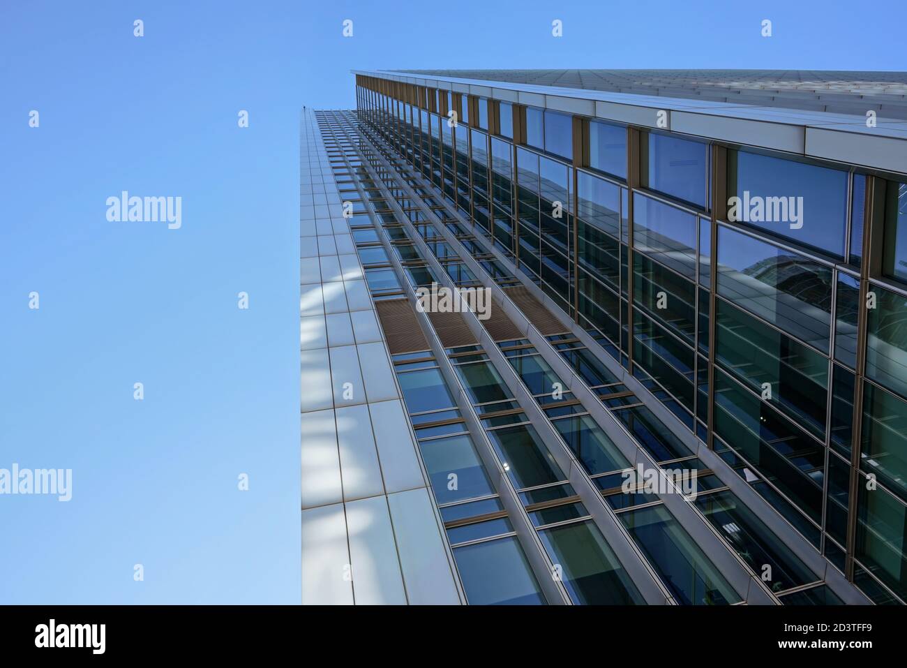 10 upper bank street hi-res stock photography and images - Alamy