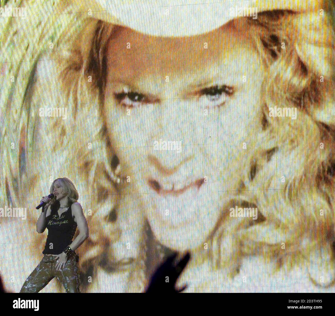 Madonna 2000 hi-res stock photography and images - Alamy