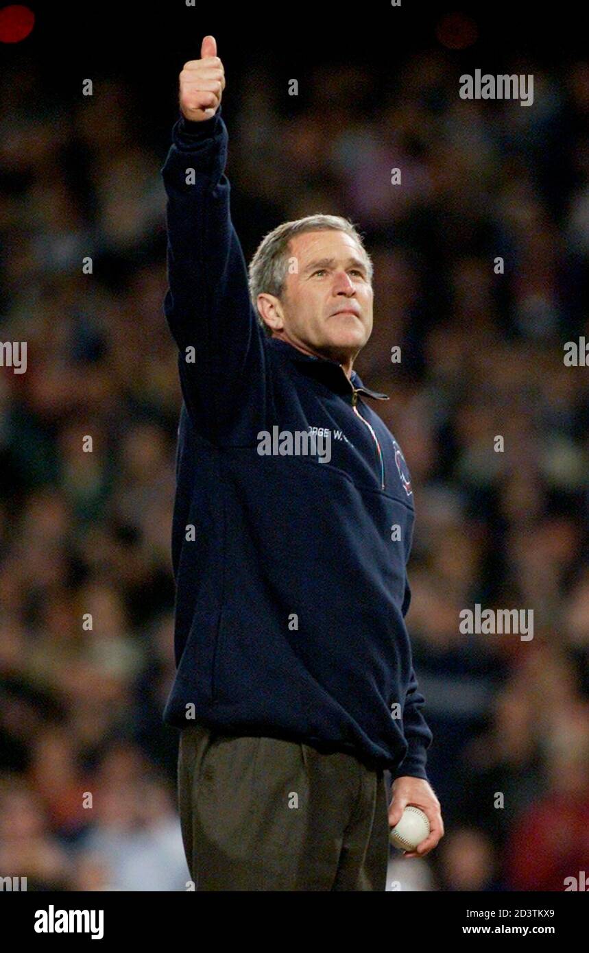 Bush first pitch yankees hi-res stock photography and images - Alamy