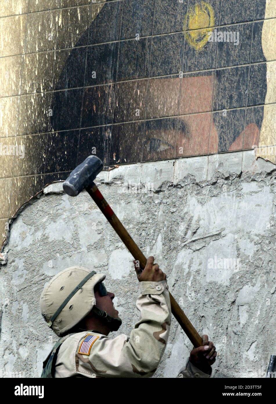 Iraq saddam mural hi-res stock photography and images - Alamy