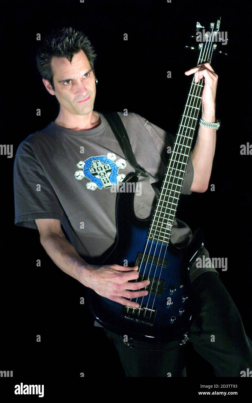 Billboard 200 chart hi-res stock photography and images - Alamy