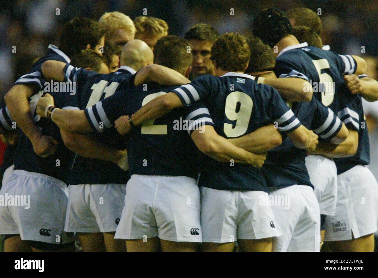 England rugby team huddle hi-res stock photography and images - Alamy