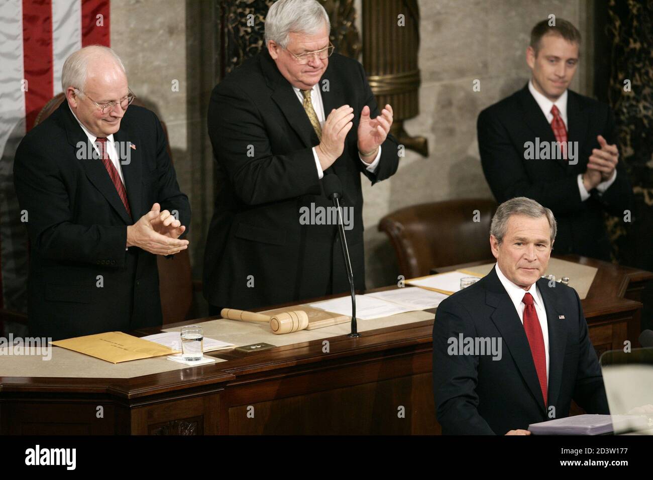 Dennis hastert podium hi-res stock photography and images - Alamy