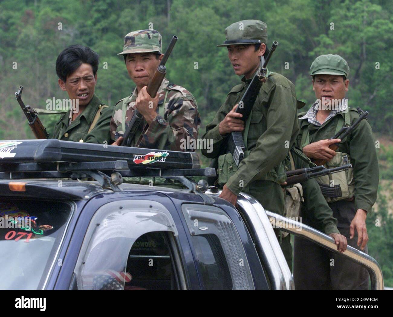 Myanmar soldiers hi-res stock photography and images - Alamy