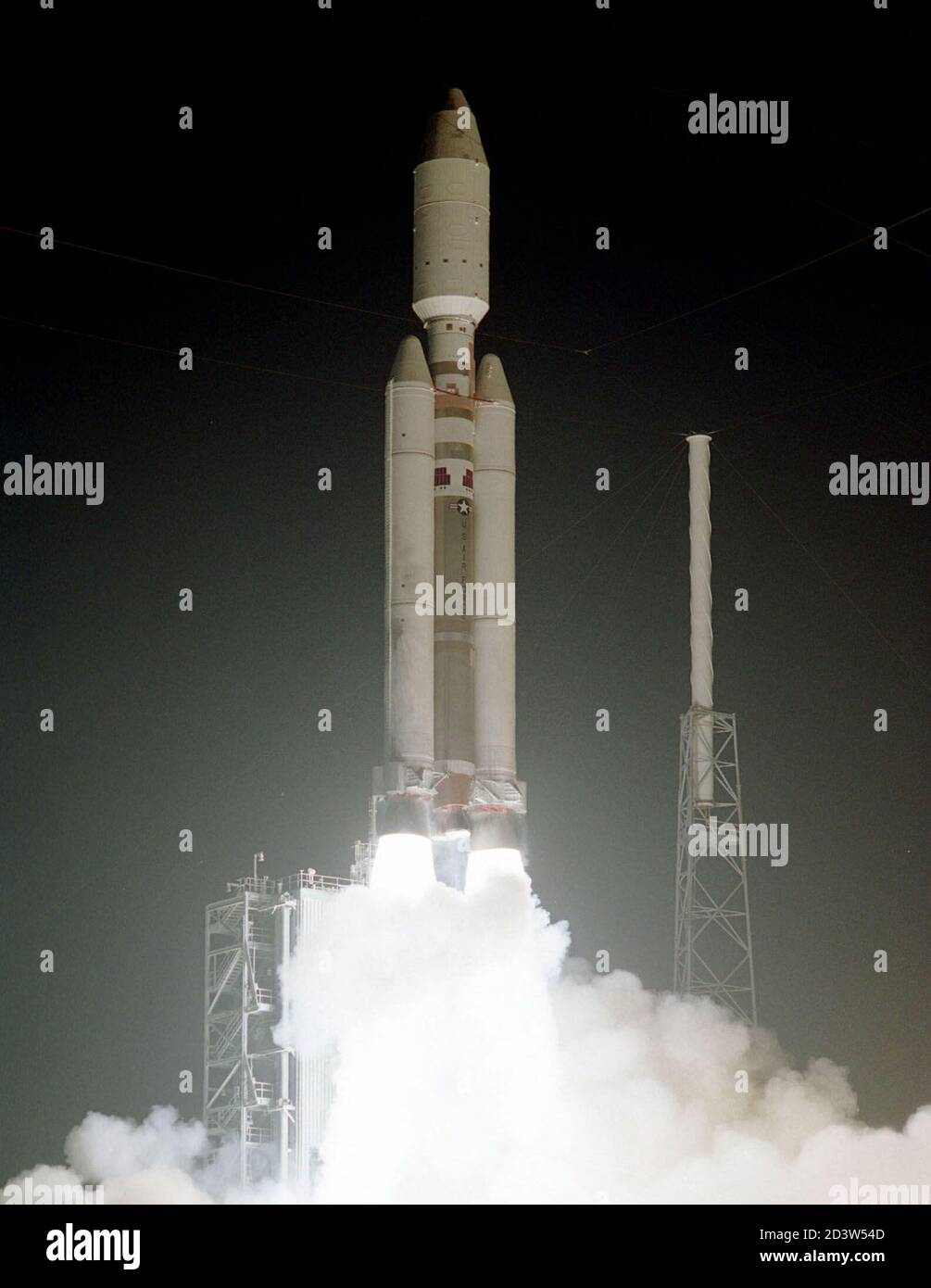 Dsp satellite hi-res stock photography and images - Alamy