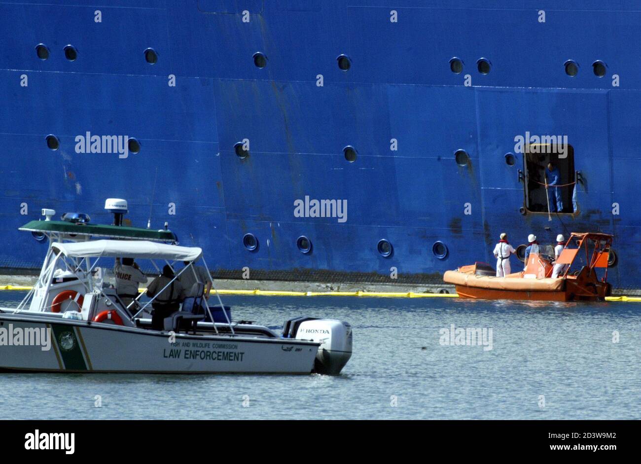 Norwegian law enforcement ship hi-res stock photography and images - Alamy