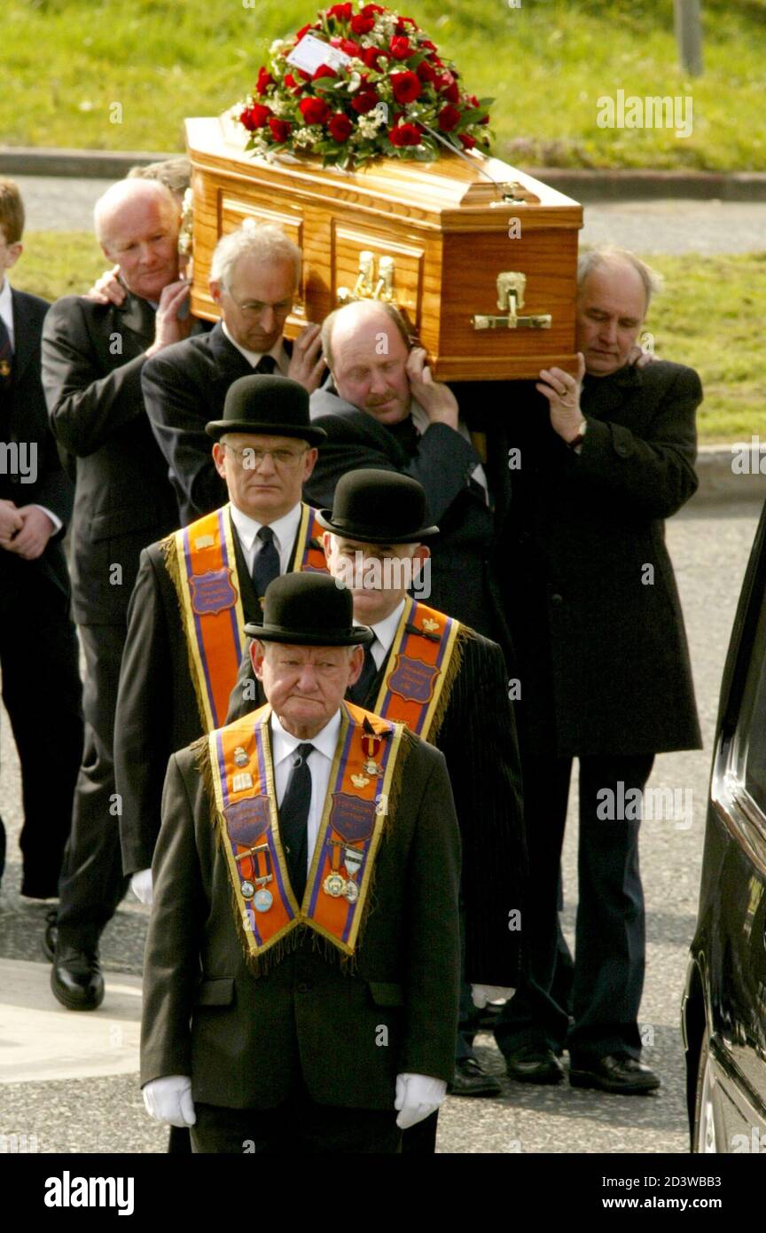 At her funeral in portadown hi-res stock photography and images - Alamy