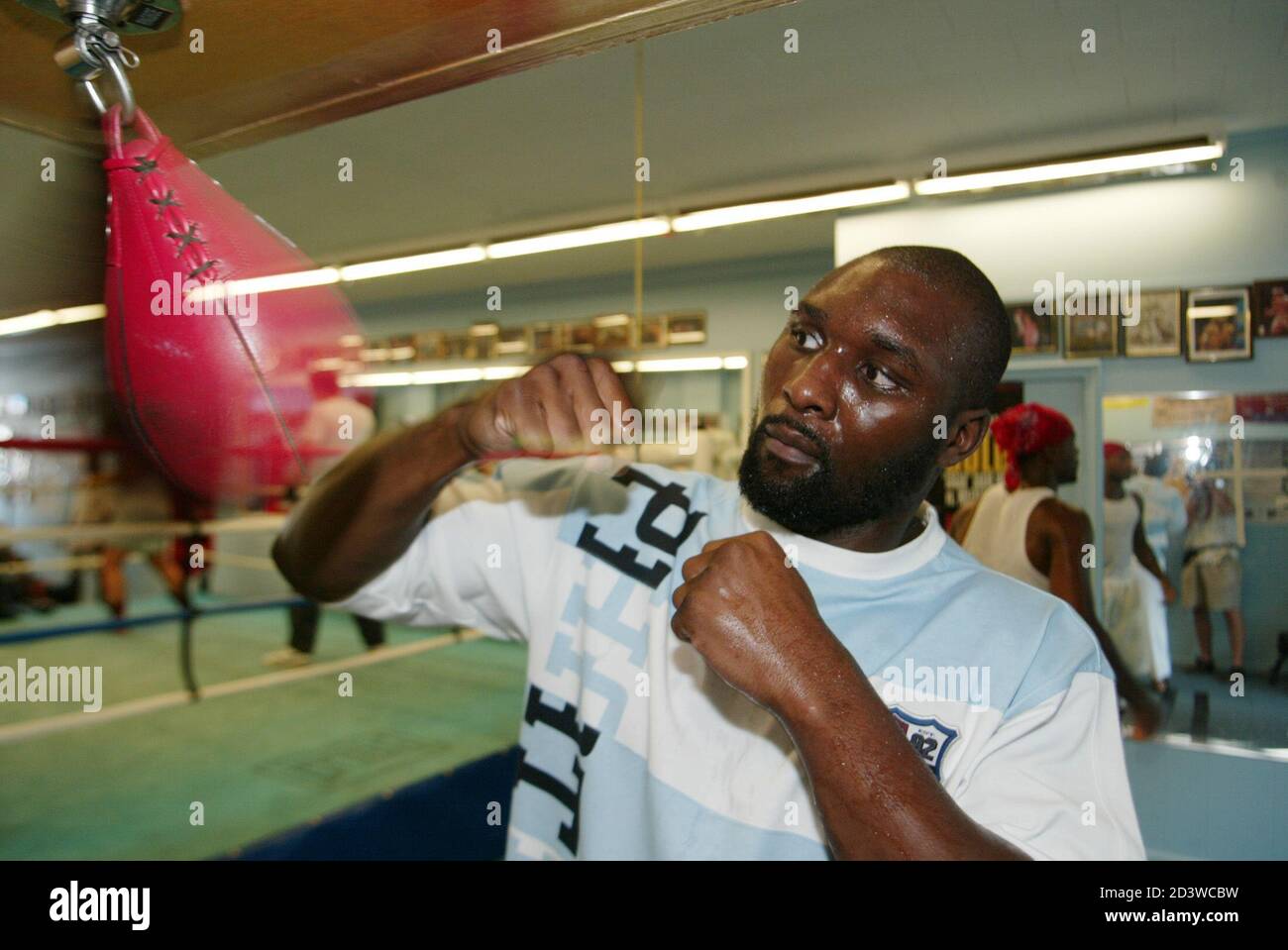 Mike tyson danny williams heavyweight hi-res stock photography and ...