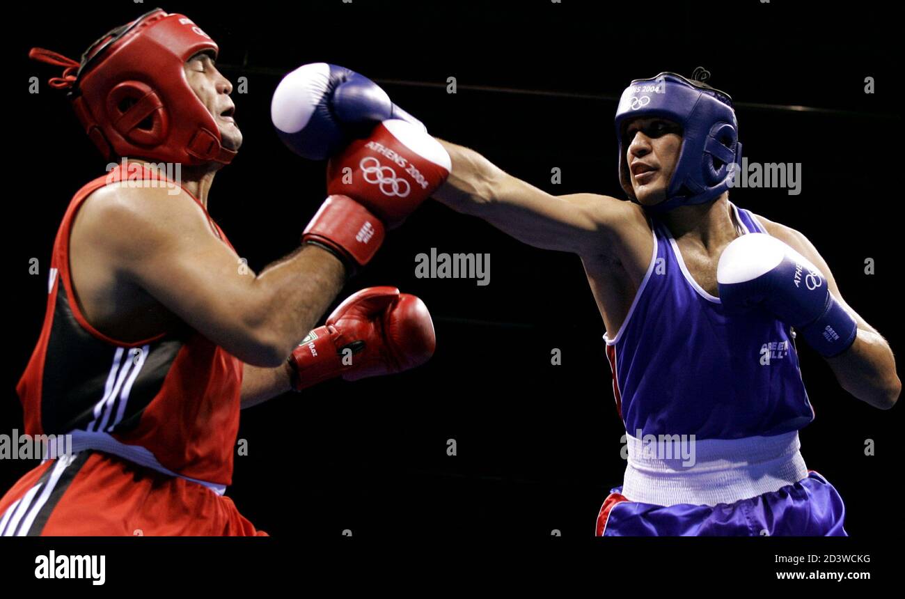 Heavy boxing fight hi-res stock photography and images - Alamy