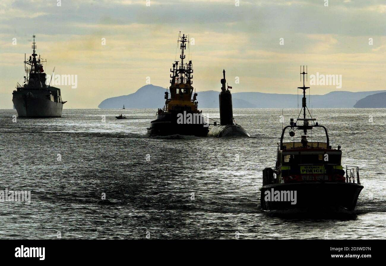 Fire on hmcs chicoutimi hi-res stock photography and images - Alamy