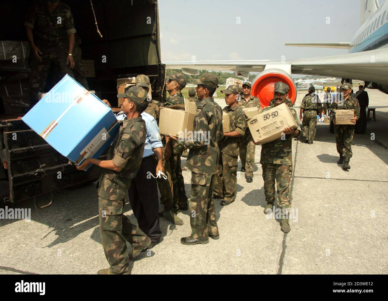 Airport india soldiers hi-res stock photography and images - Alamy