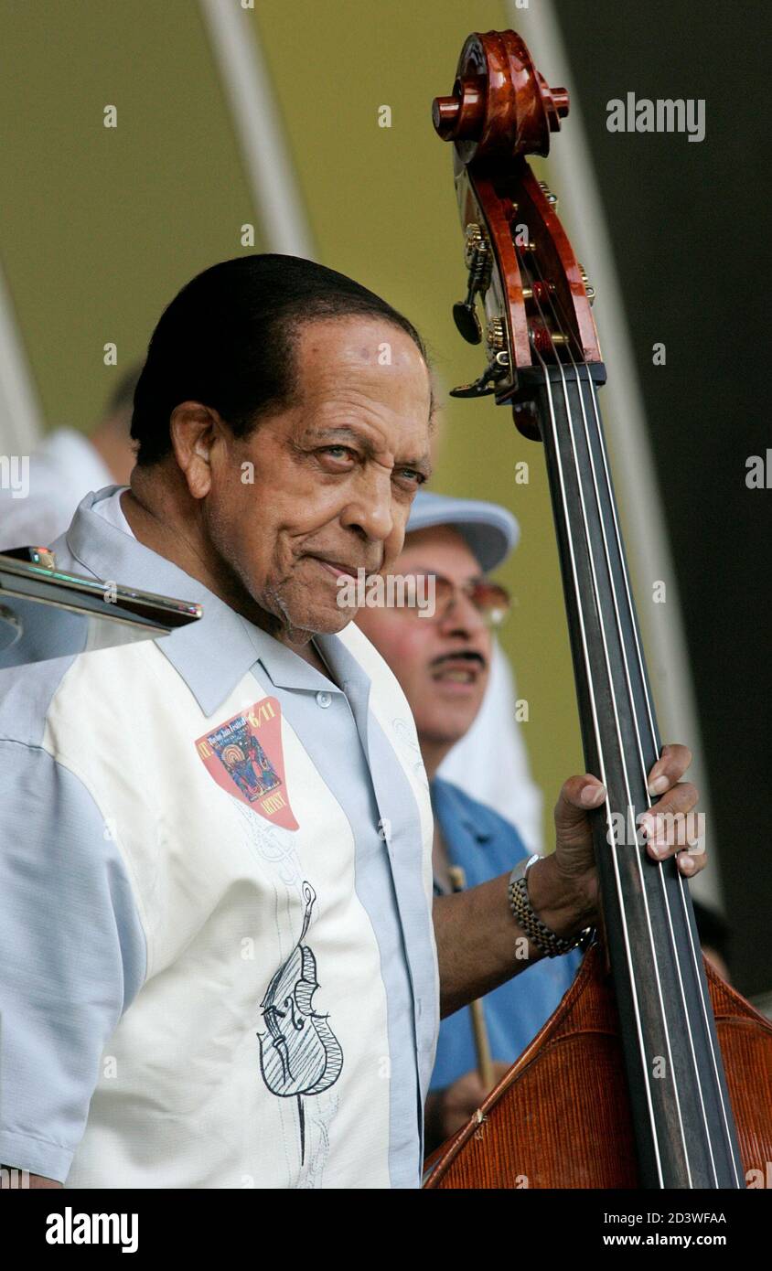 Entertainment showbiz playboy hi-res stock photography and images - Alamy
