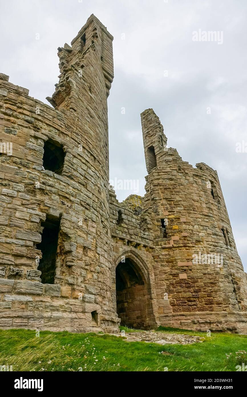Castle gatehouse hi-res stock photography and images - Alamy