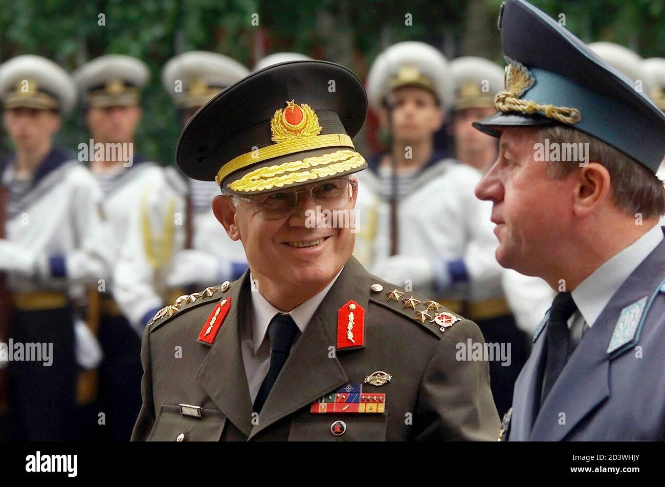 Bulgarian army chief staff general hi-res stock photography and images ...