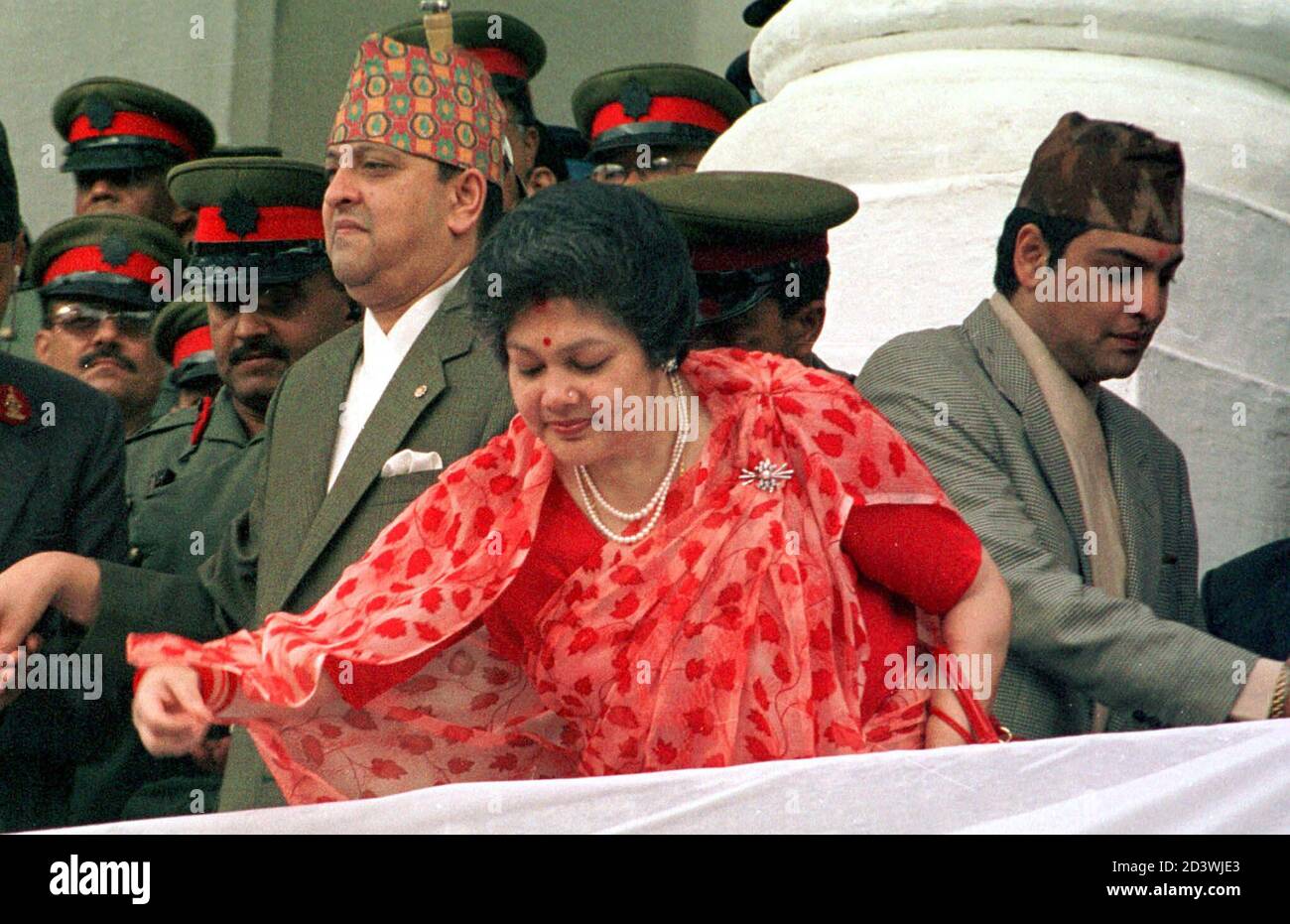 Nepal family 2001 hi-res stock photography and images - Alamy