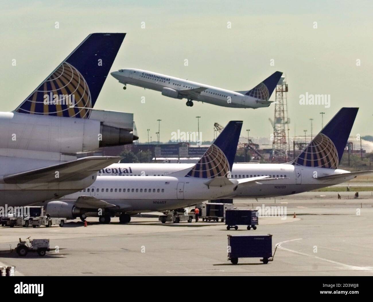 Continential airlines hi-res stock photography and images - Alamy