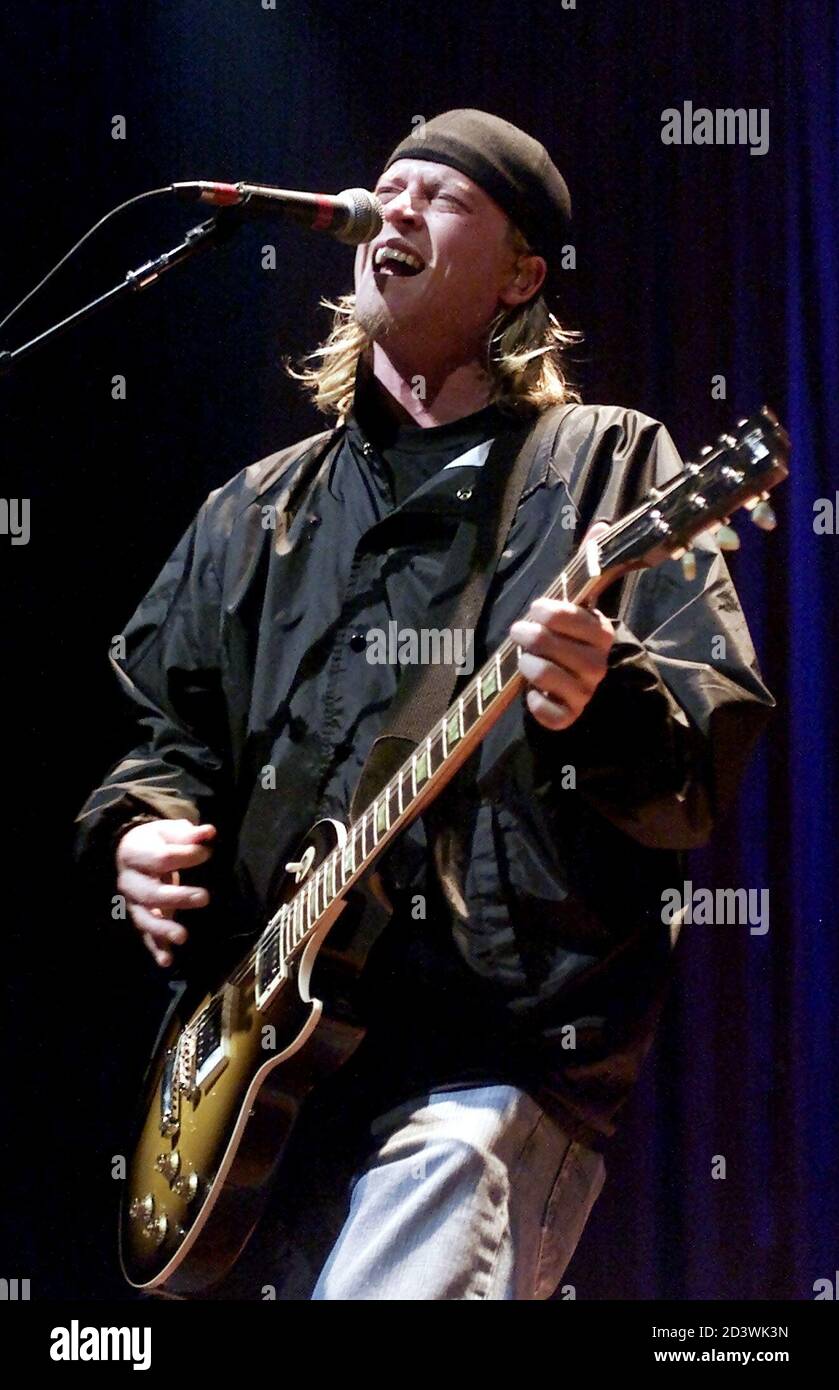 Band puddle hi-res stock photography and images - Alamy