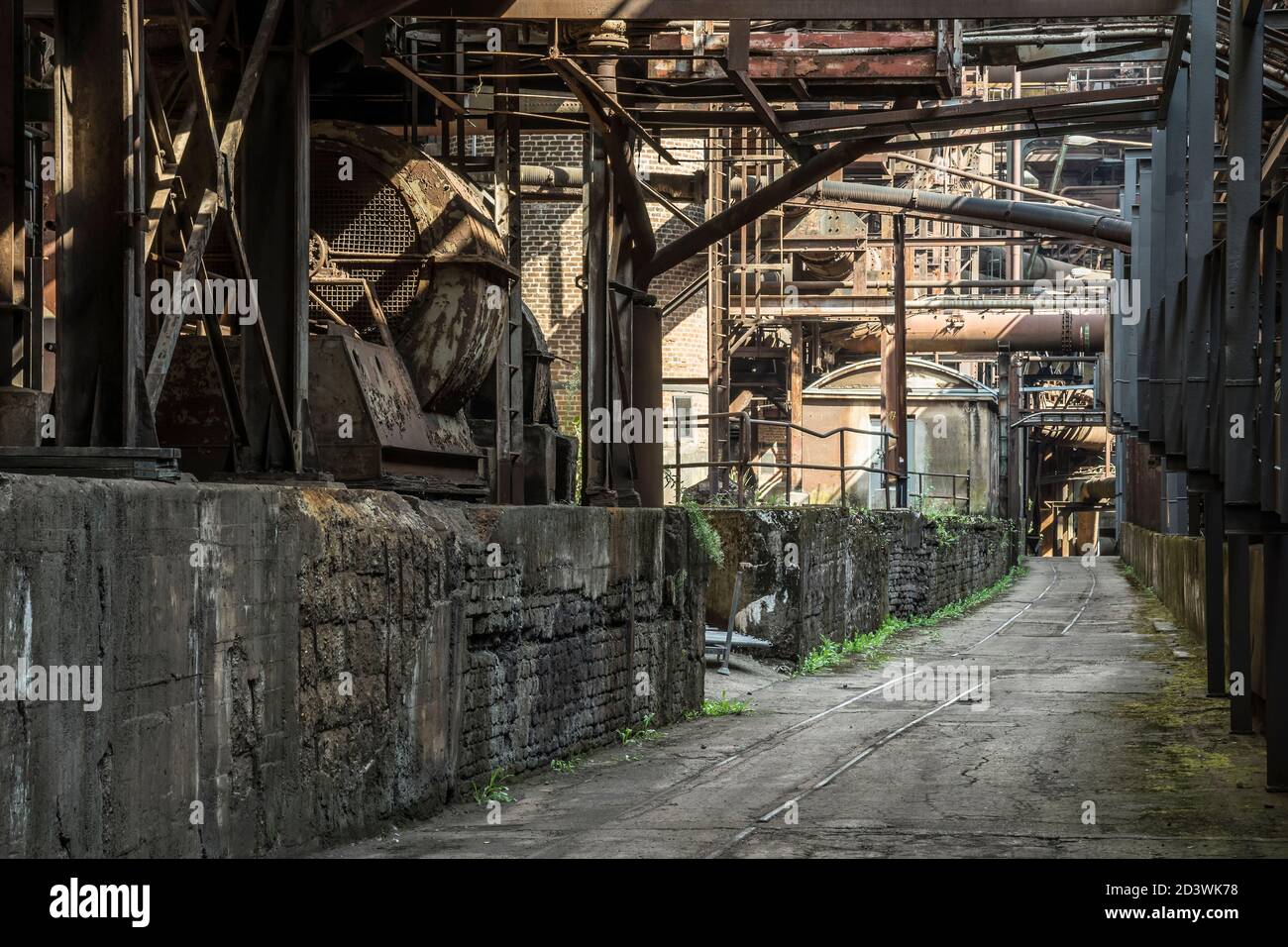 old abandoned factory building Stock Photo - Alamy