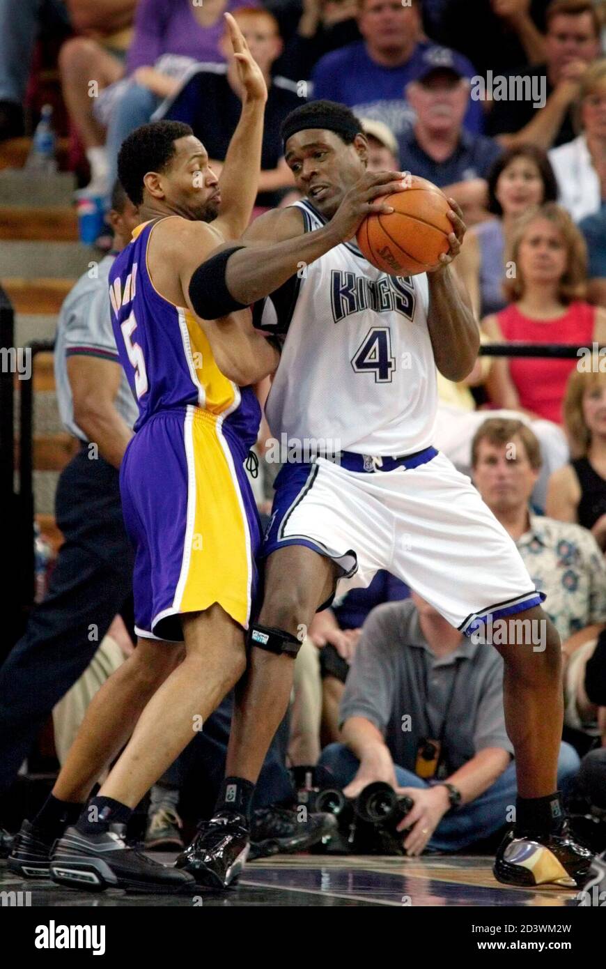 Robert horry kings 2002 hi-res stock photography and images - Alamy