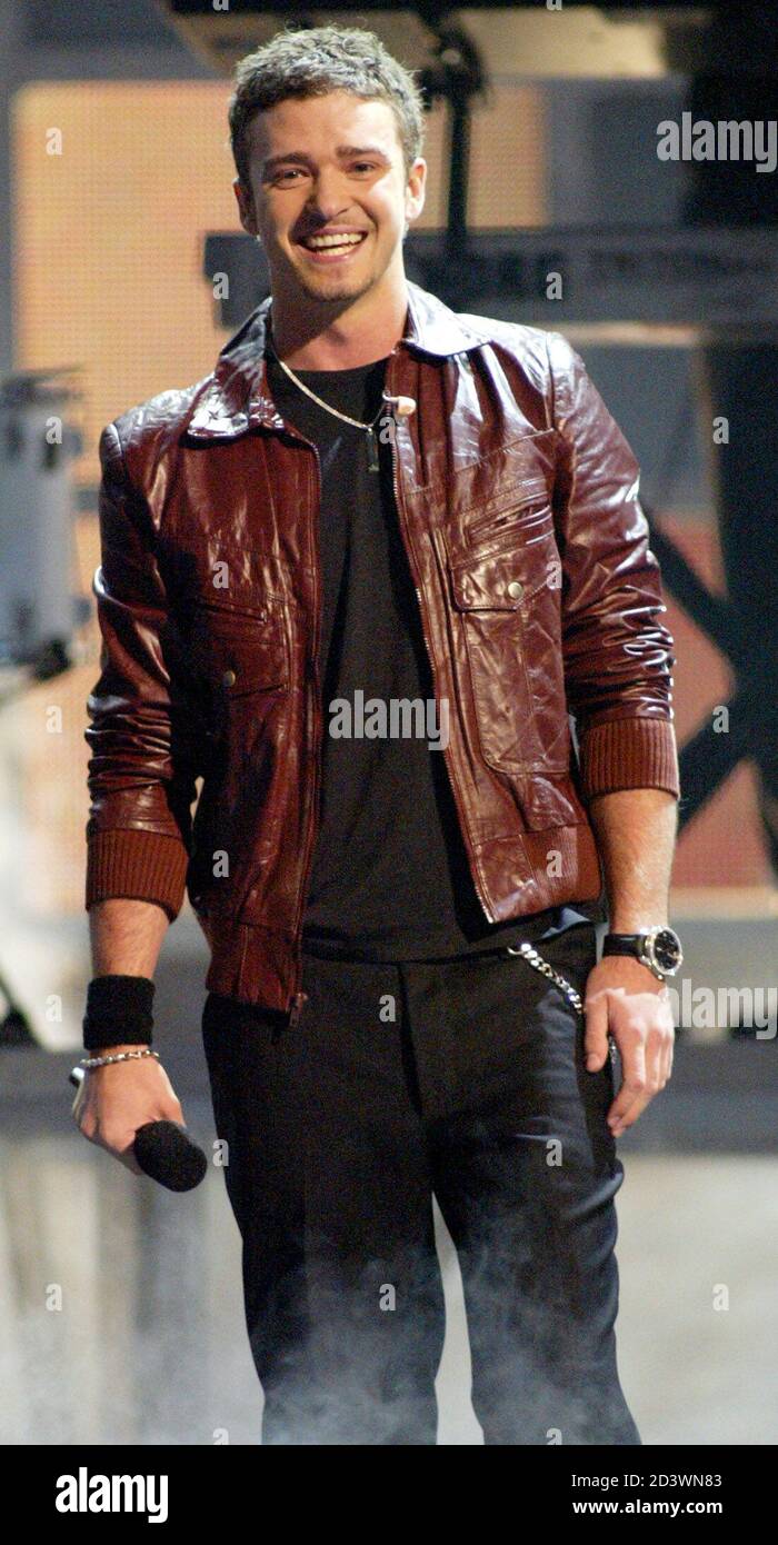 Justin timberlake 2002 hi-res stock photography and images - Alamy