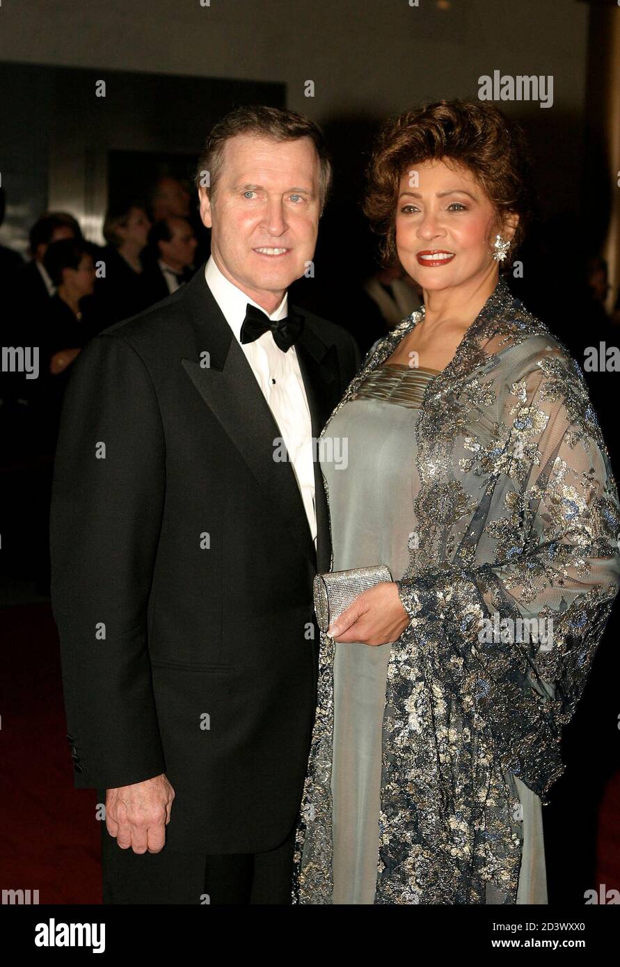 Janet langhart wife defense secretary hi-res stock photography and ...