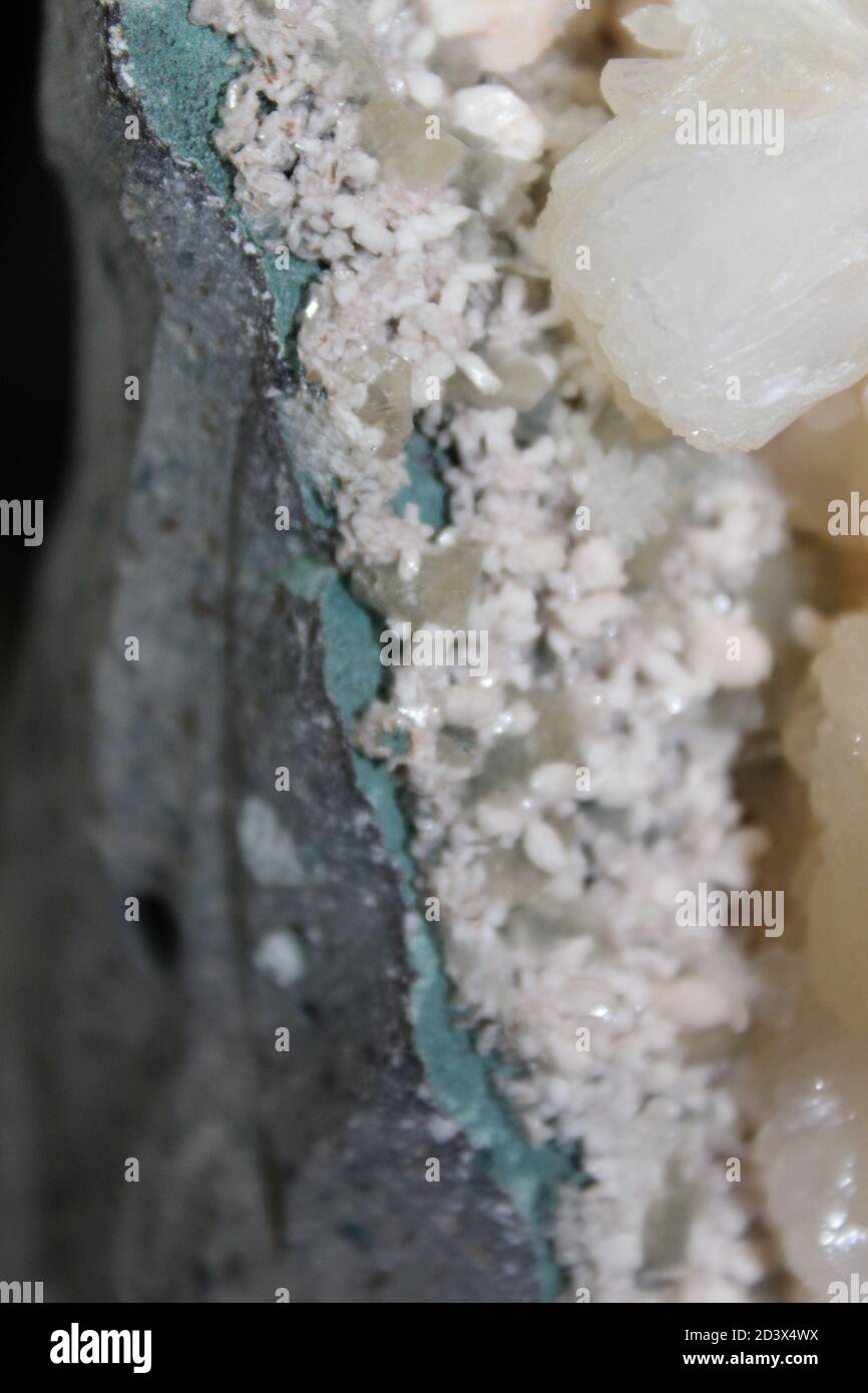 Crystals healing body hi-res stock photography and images - Alamy