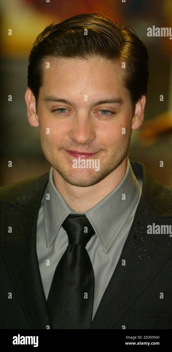 Spiderman tobey maguire 2002 hi-res stock photography and images - Alamy