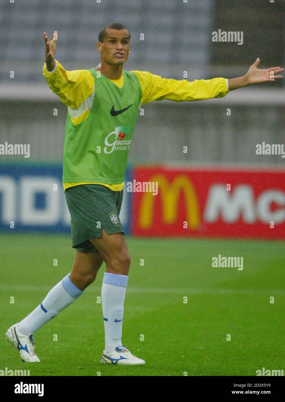 Rivaldo world cup 2002 hi-res stock photography and images - Alamy
