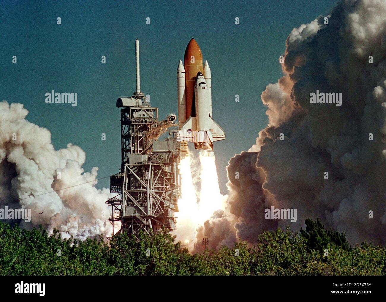 Space shuttle lift off texas hi-res stock photography and images - Alamy