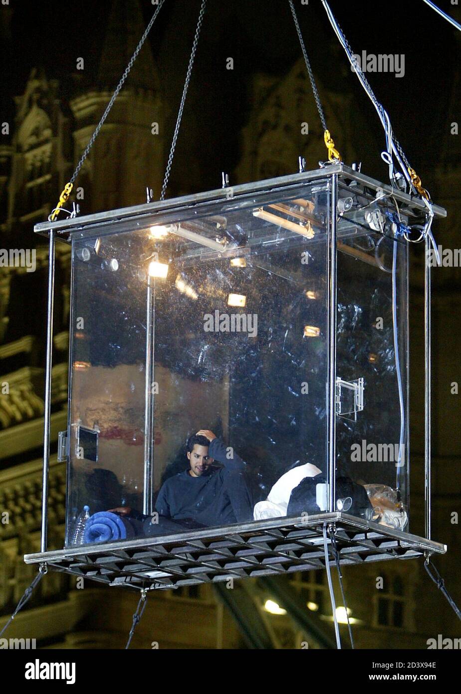 David blaine box hi-res stock photography and images - Alamy