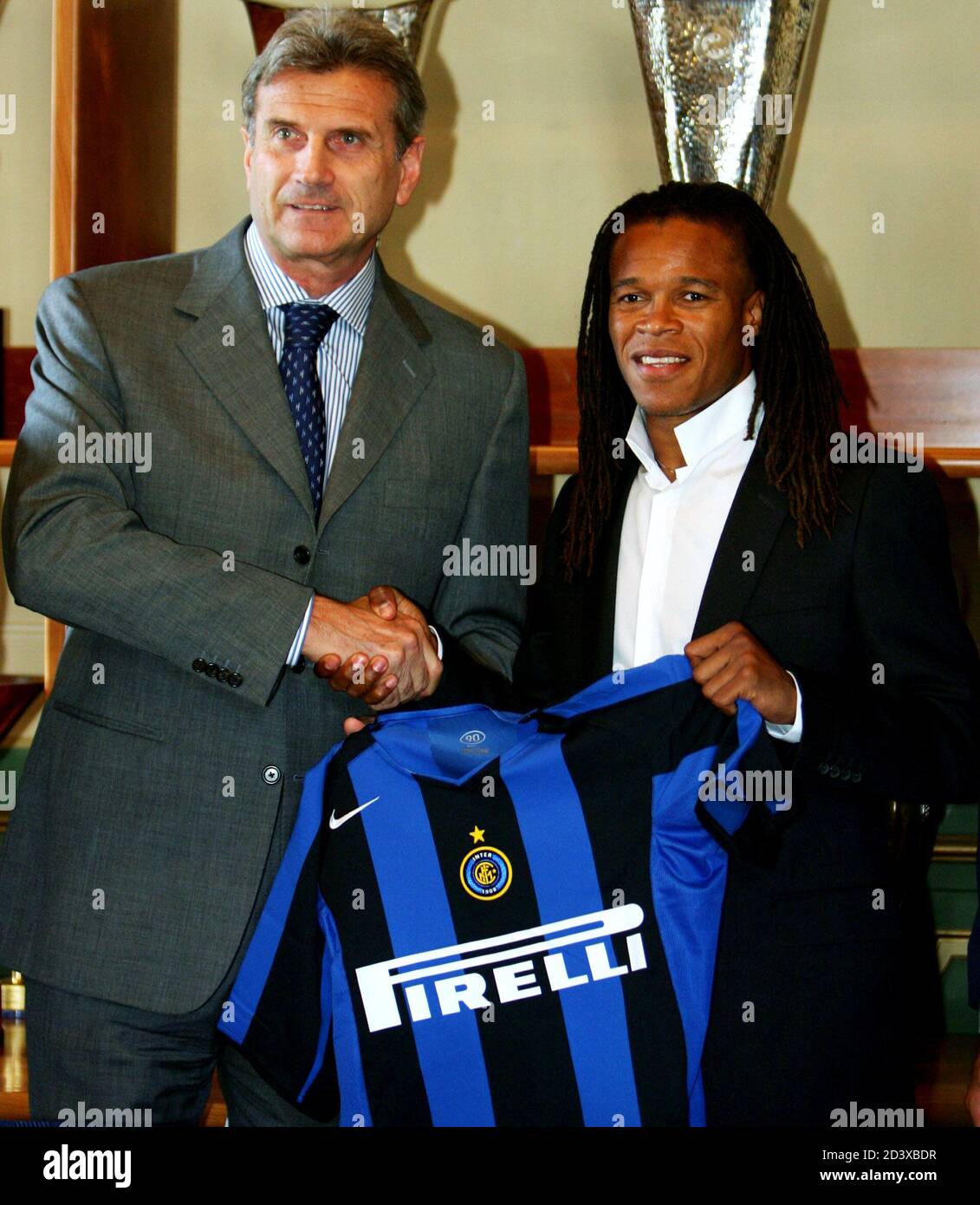 Edgar davids barcelona hi-res stock photography and images - Alamy