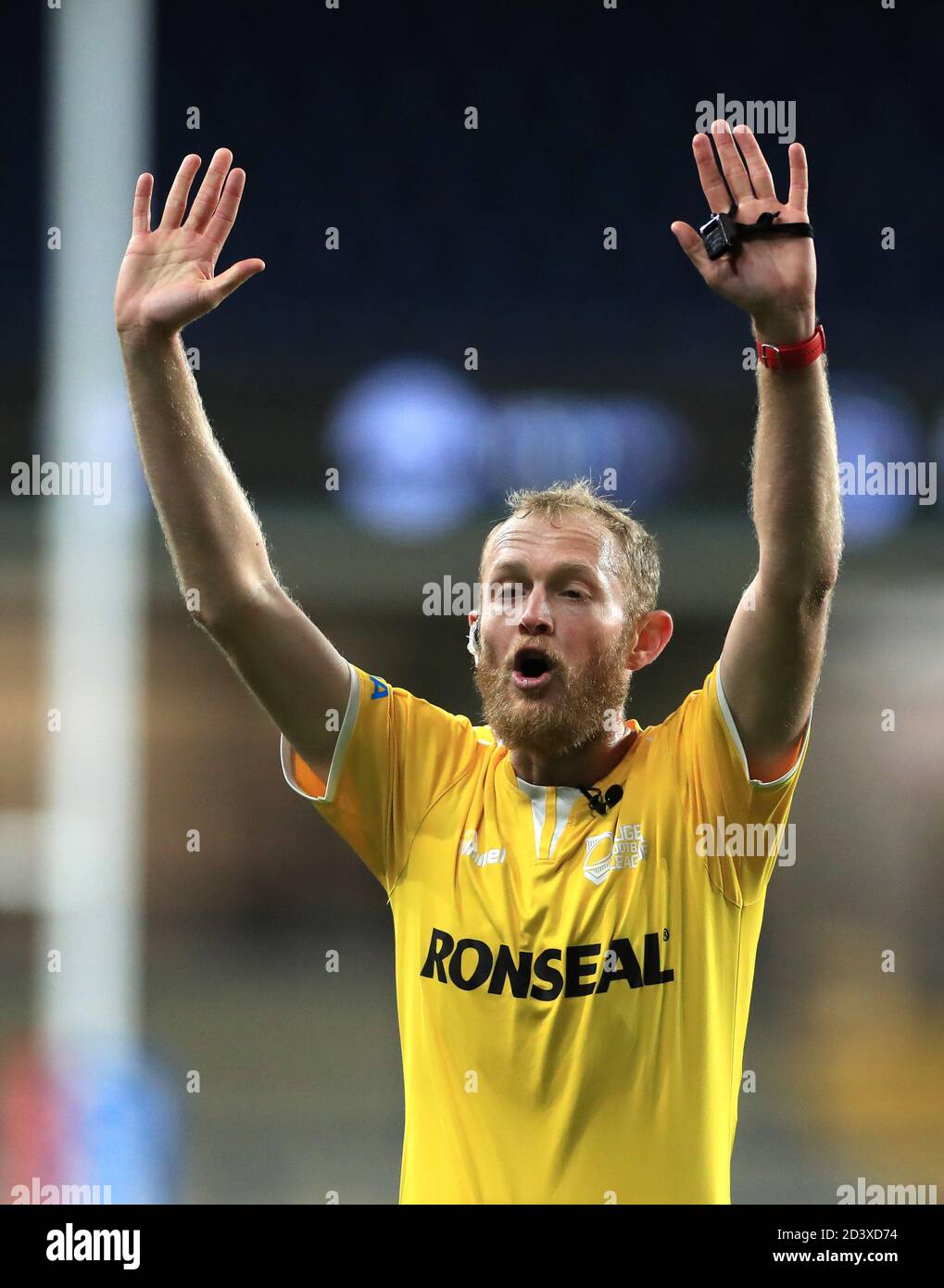 Match referee Robert Hicks during the Betfred Super League match at ...