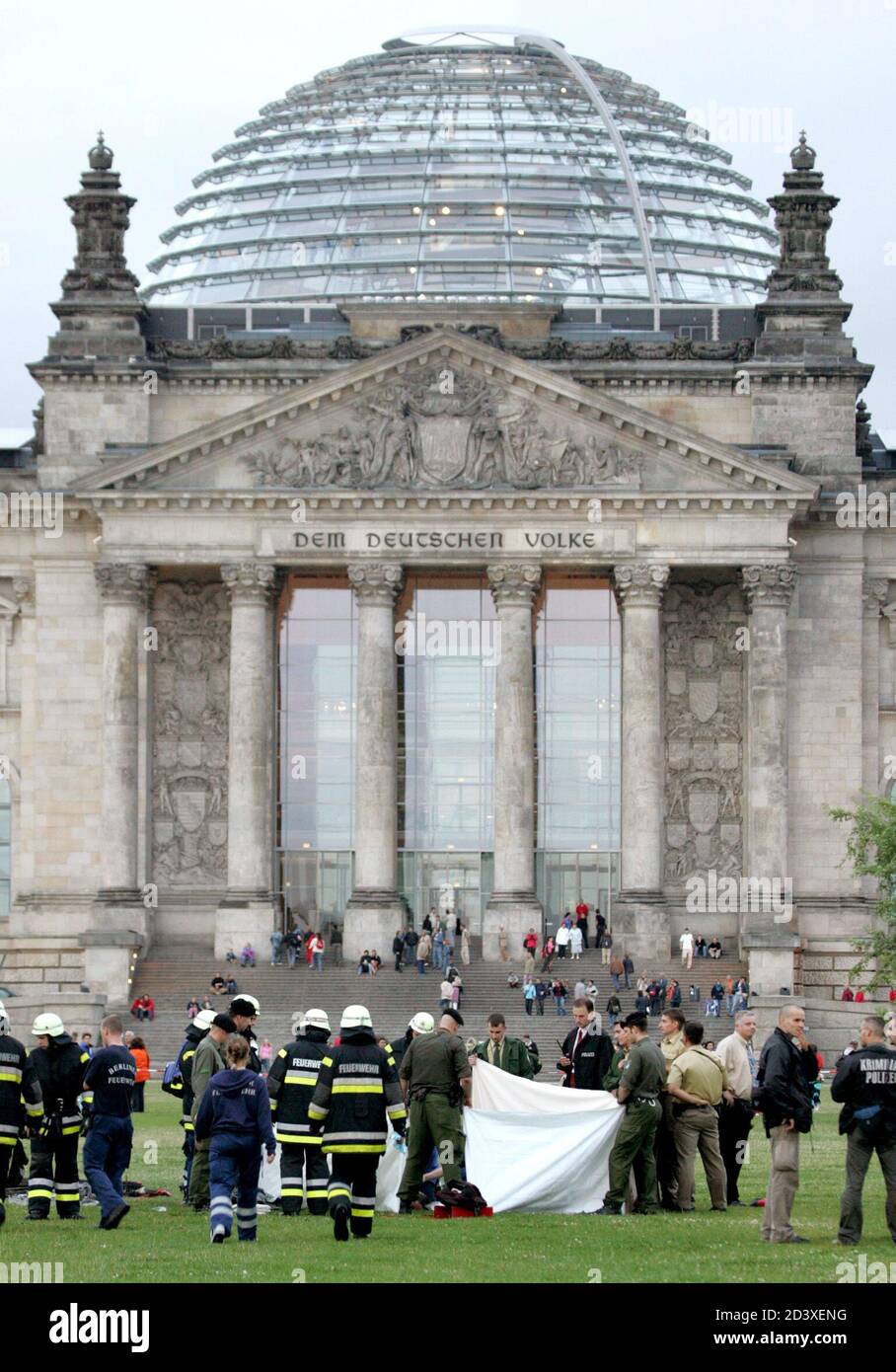 Reichstag building on fire hi-res stock photography and images - Alamy